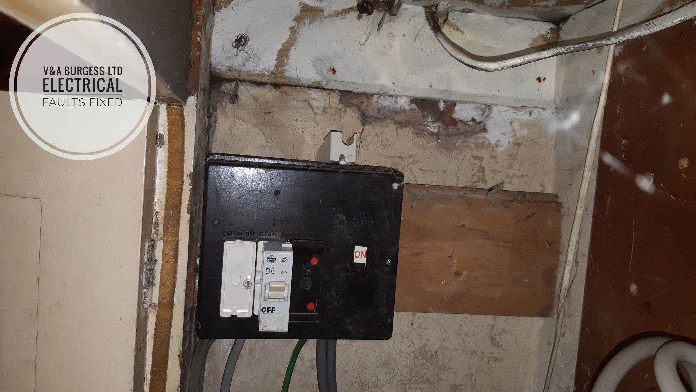 Old fusebox | Electrical Faults Fixed