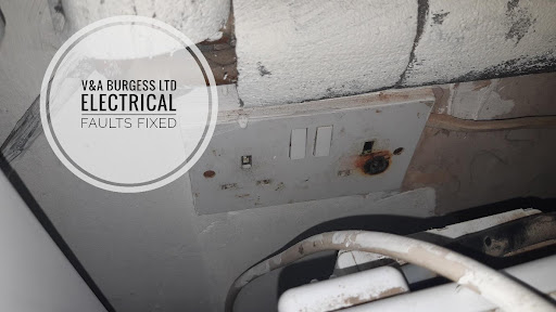 Plug Socket Flashes | Electrical Faults Fixed